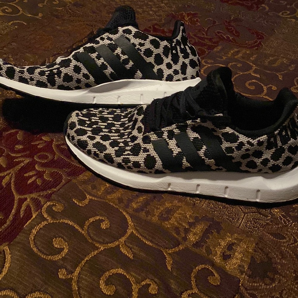 Adidas Swift Run - Gem
